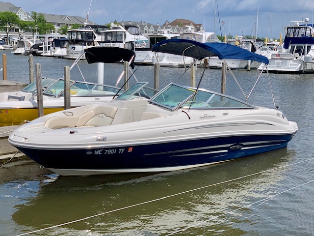 Sea Ray 20' Rental | Oselka Marina